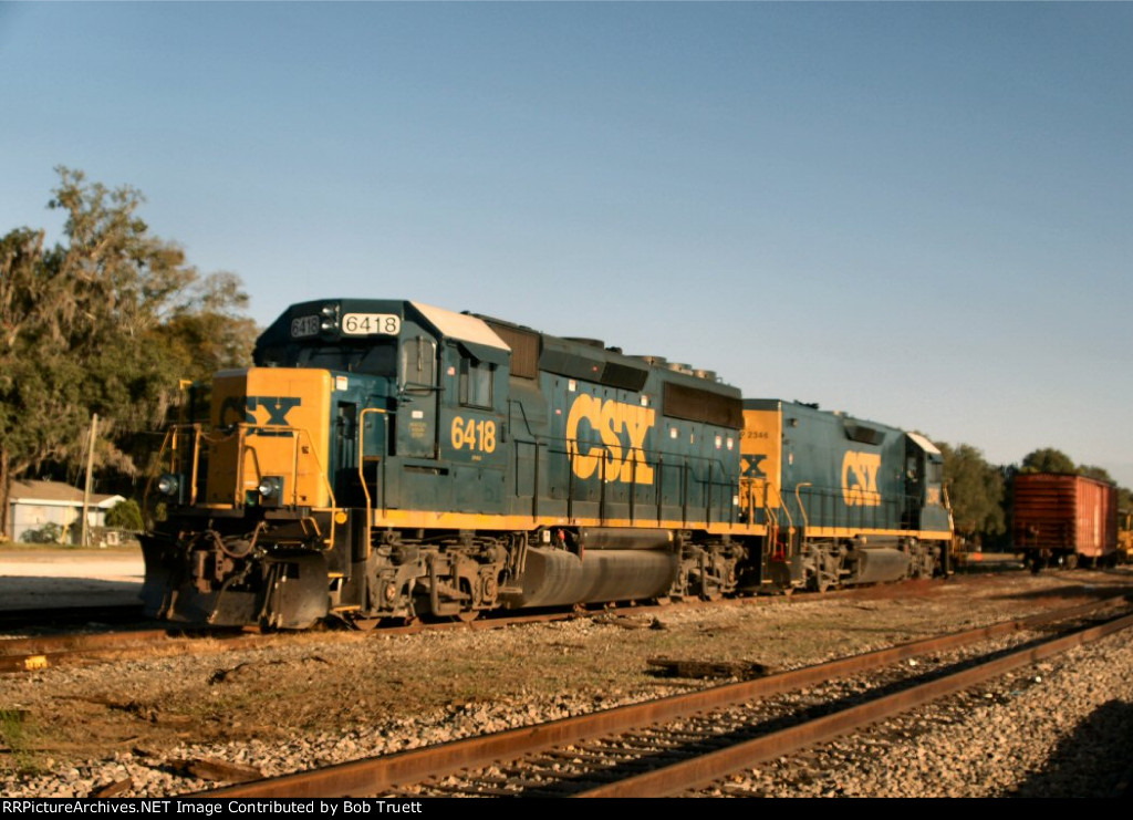CSX 6418 and Slug 2346 are still in Wildwood, seemingly parked right where they were ...